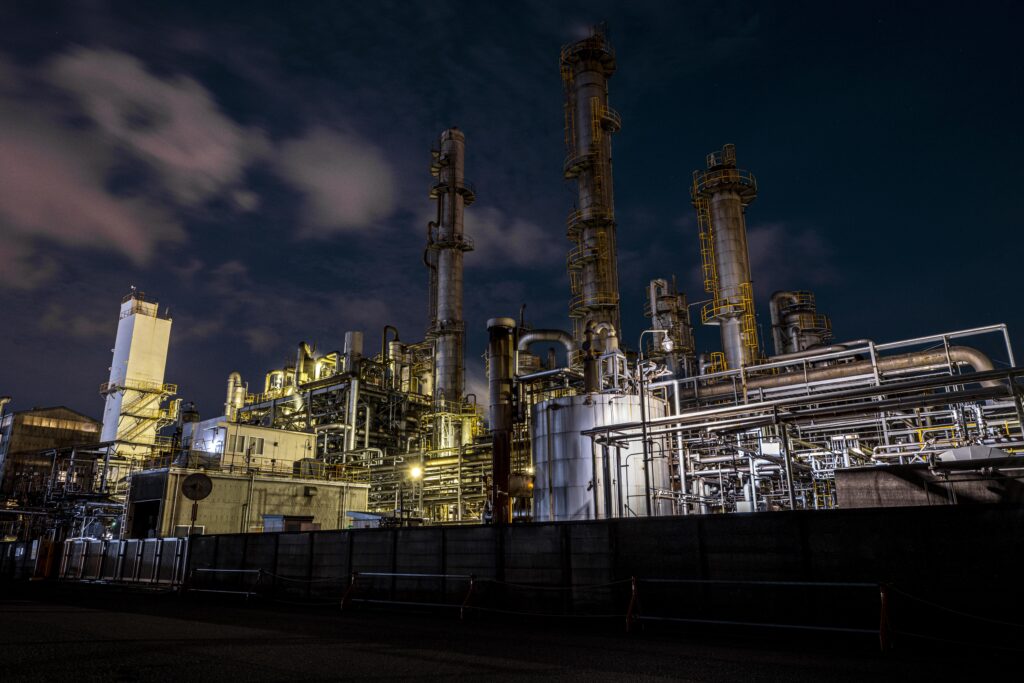 Oil Refining in UAE: Key Refineries, Process & Industry Outlook 2025